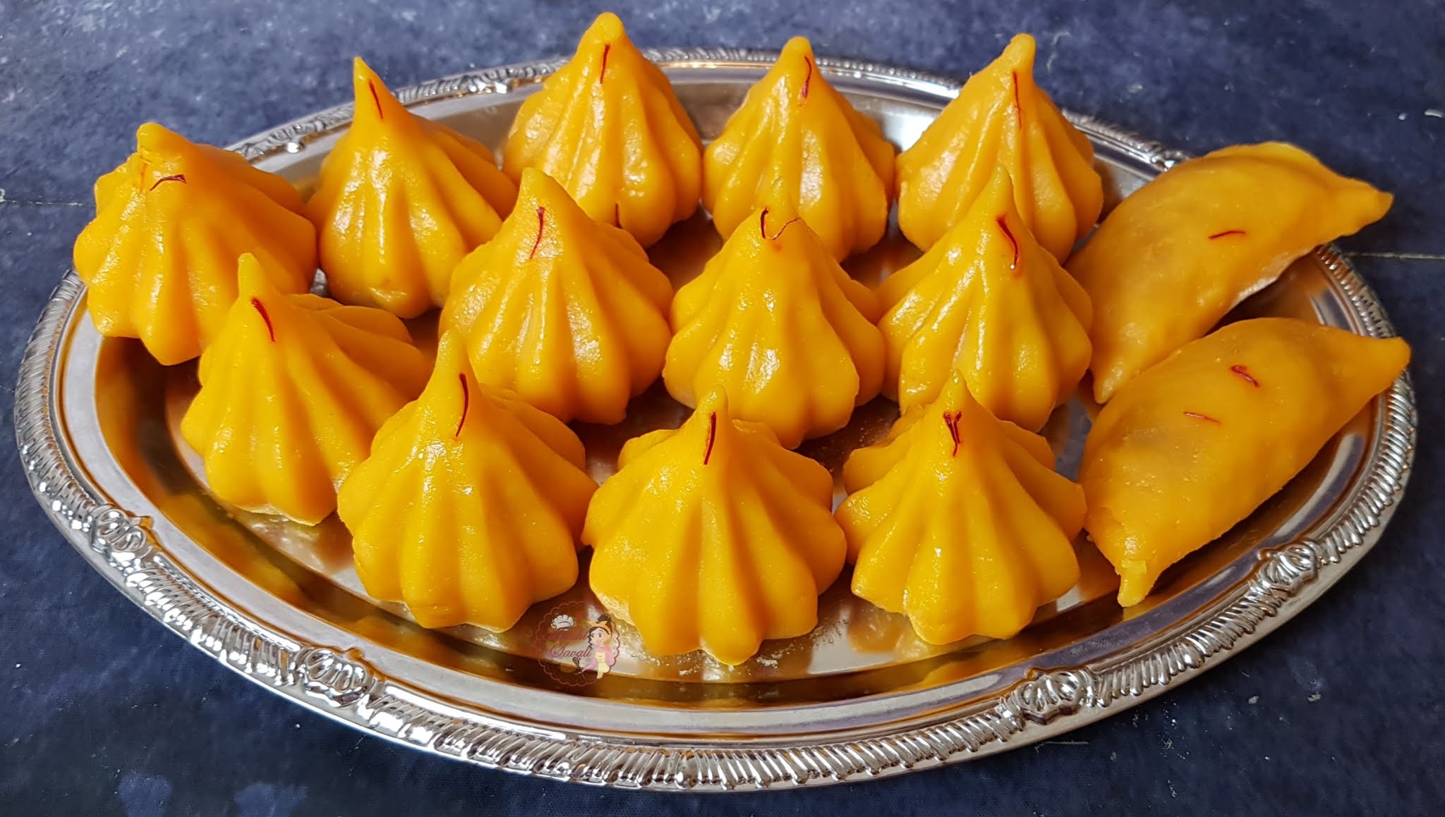 Aambyache Ukadiche Modak | Instant Pot Steamed Mango Modak | उकडीचे ...