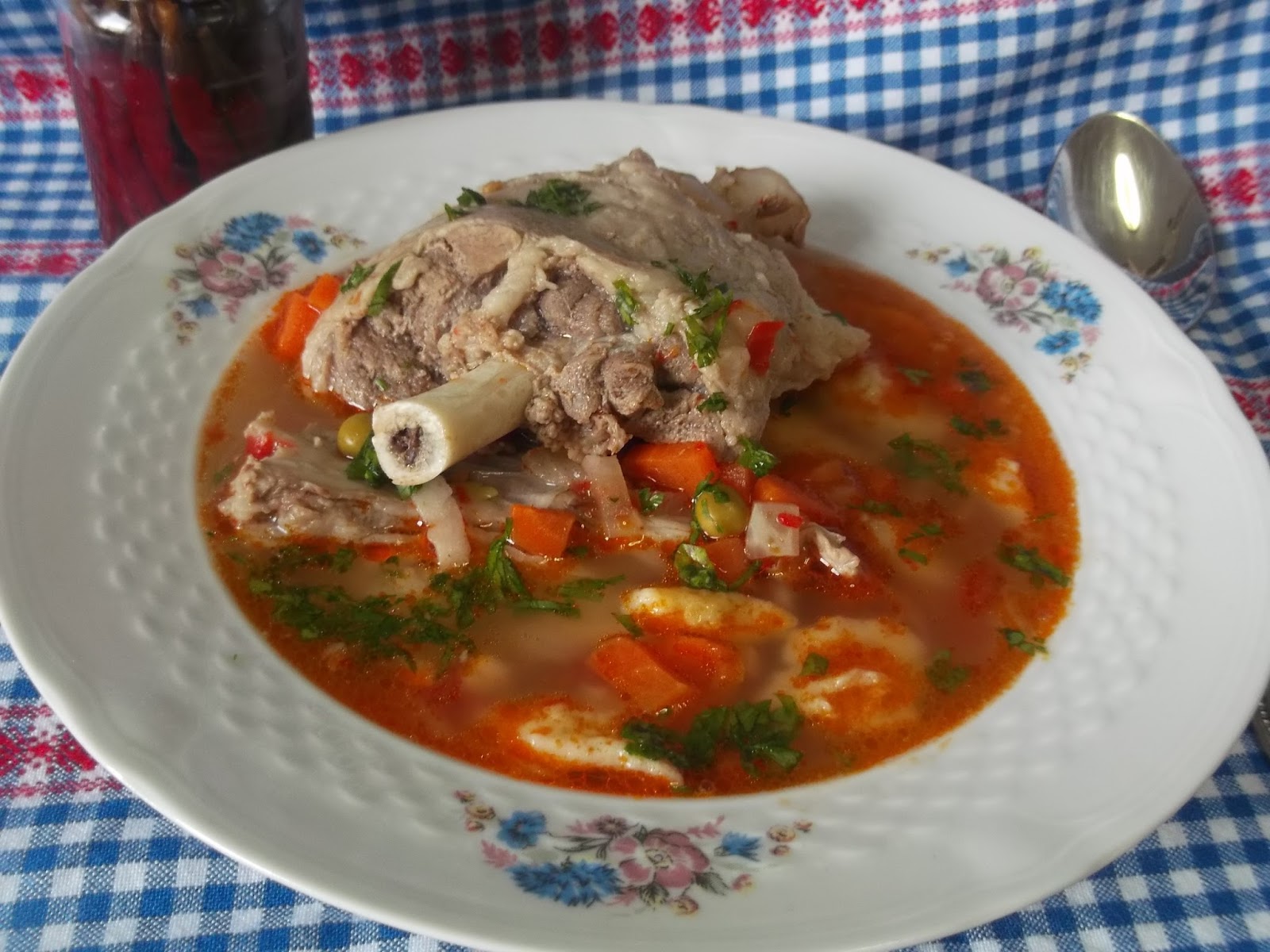 Hellena ...din bucataria mea...: Ciorba simpla cu carne de capra/oaie