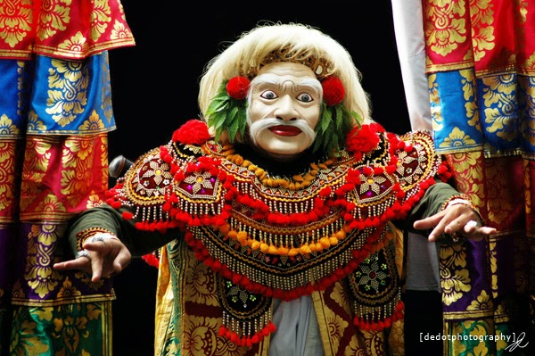 Matthew's Blog: Linking Balinese Gamelan "Topeng Tua" and Debussy "Pagodes"