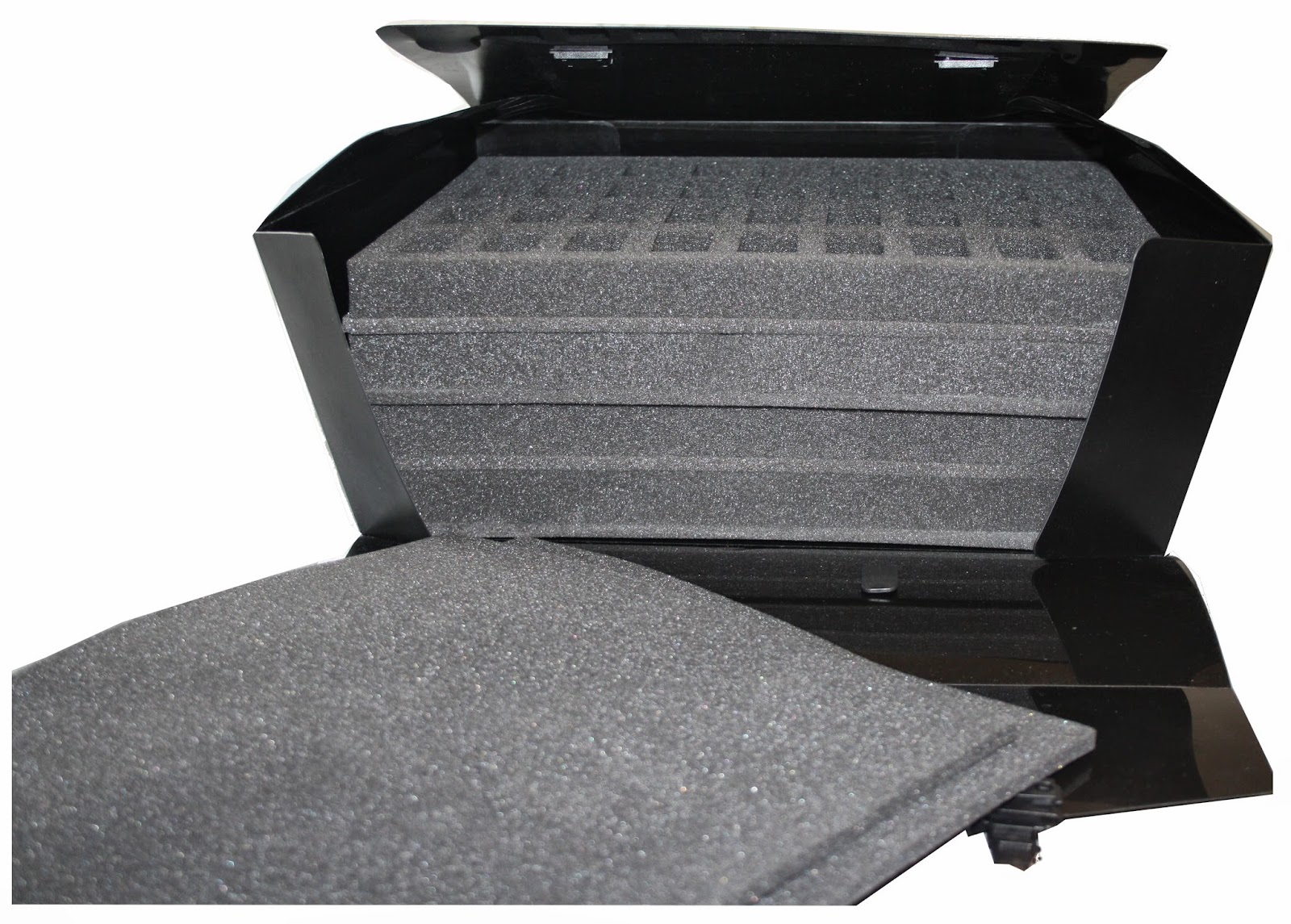 Tabletop Tyrant: Squire Plastic Figure Case - Faeit 212