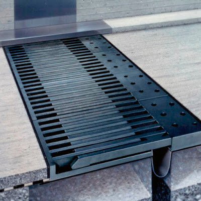 Finger expansion joint