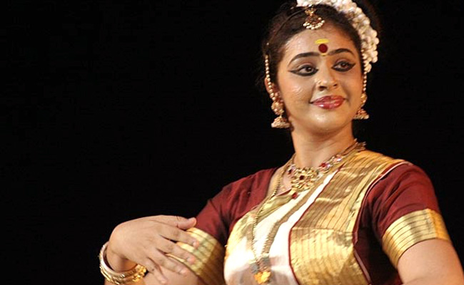 Methil Devika Profile |Latest Photos | Upcoming Movies - CinemaScene.in