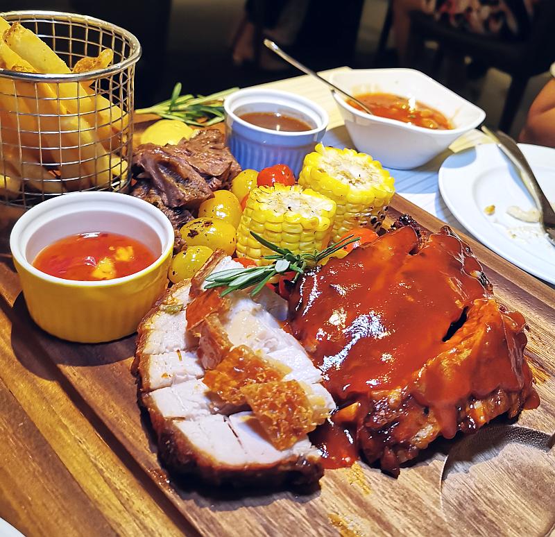 Purple Taste: [Tasting] Meatilicious Carnivores Weekend Buffet @ Cafe ...
