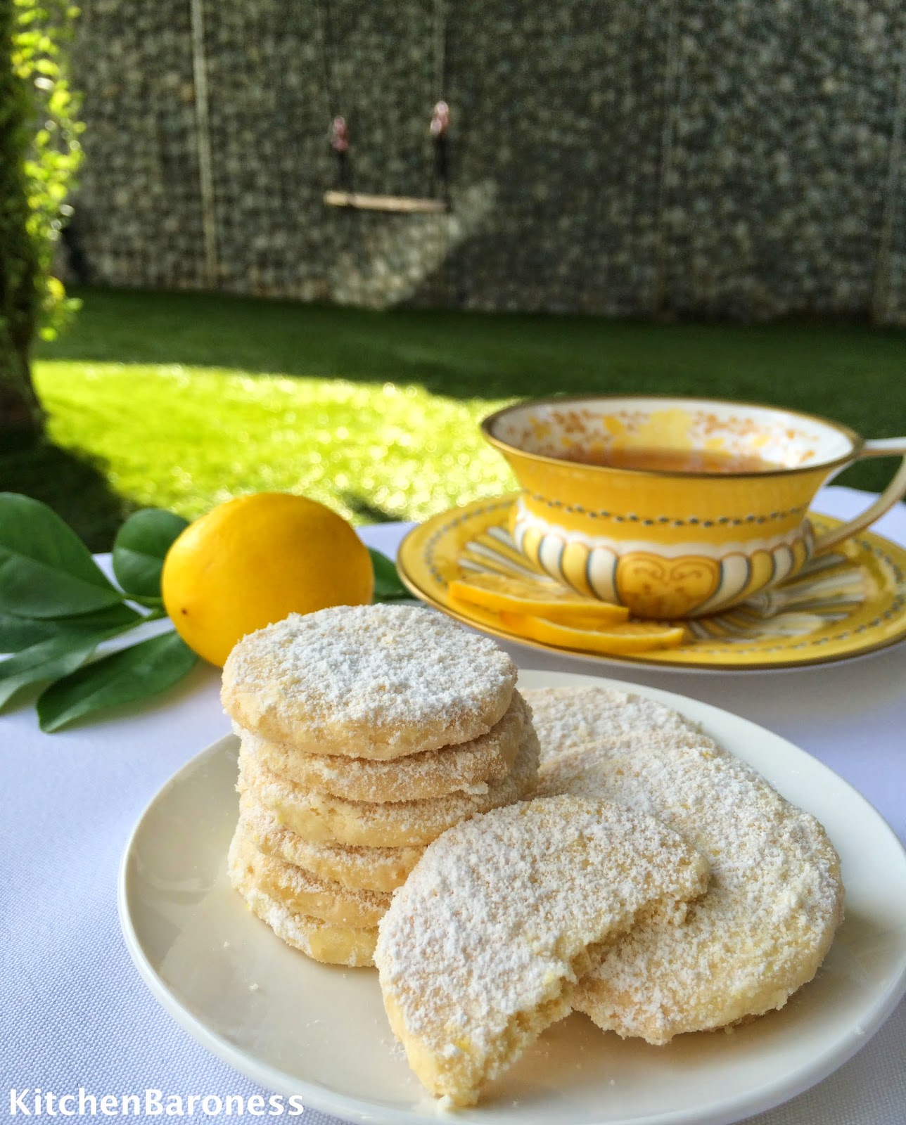 KitchenBaroness: Crisp Lemon Cookies
