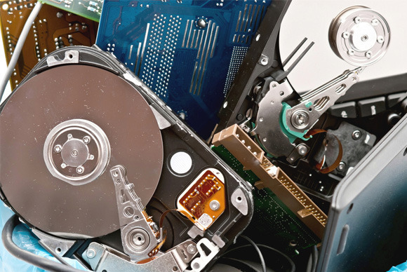 evolution of the hard drive - S COMPUTERS