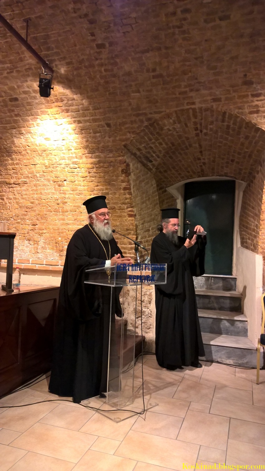 Ενορία Αγίου Ελευθερίου Κερκύρας: Ο ΣΕΒΑΣΜΙΩΤΑΤΟΣ ΜΗΤΡΟΠΟΛΙΤΗΣ ΝΑΪΡΟΜΠΙ ...