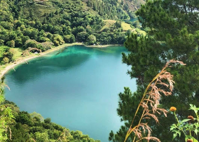 Meat Balige dan Pantai Pakkodian, Wisata di Tampahan Ekstra Instagenik ...