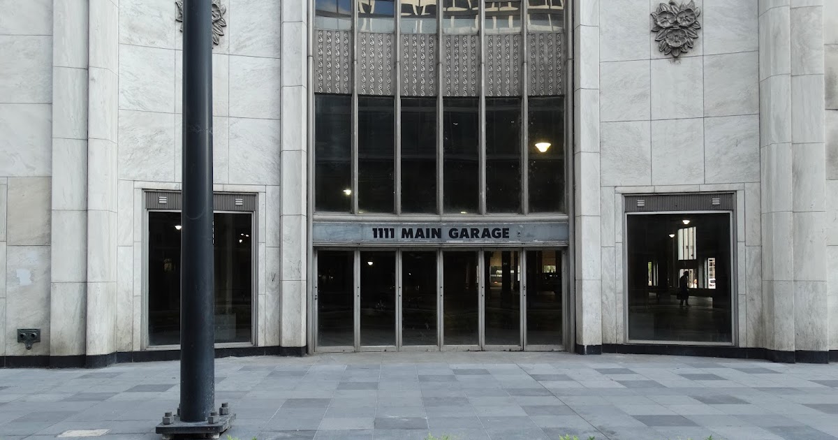 Houston in Pics: The Sakowitz Building: Department Store to Garage Conv