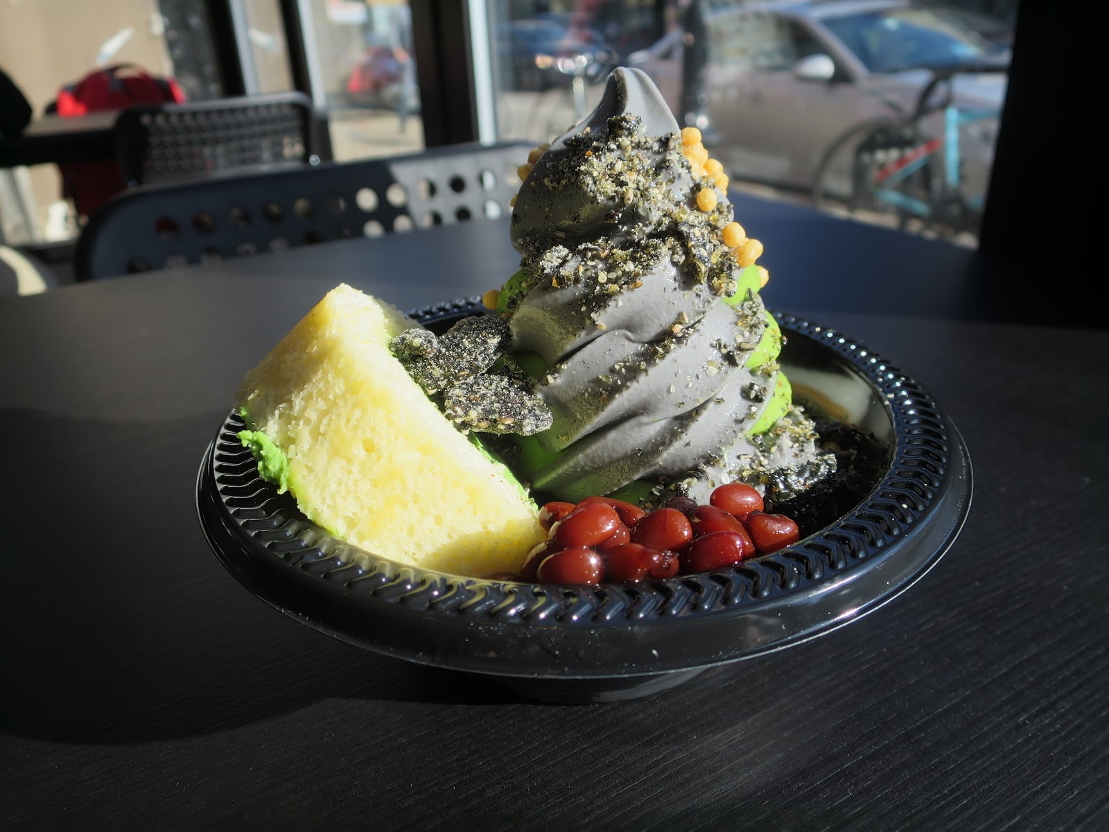 Smokin' Chokin' and Chowing with the King: Rakki Cafe