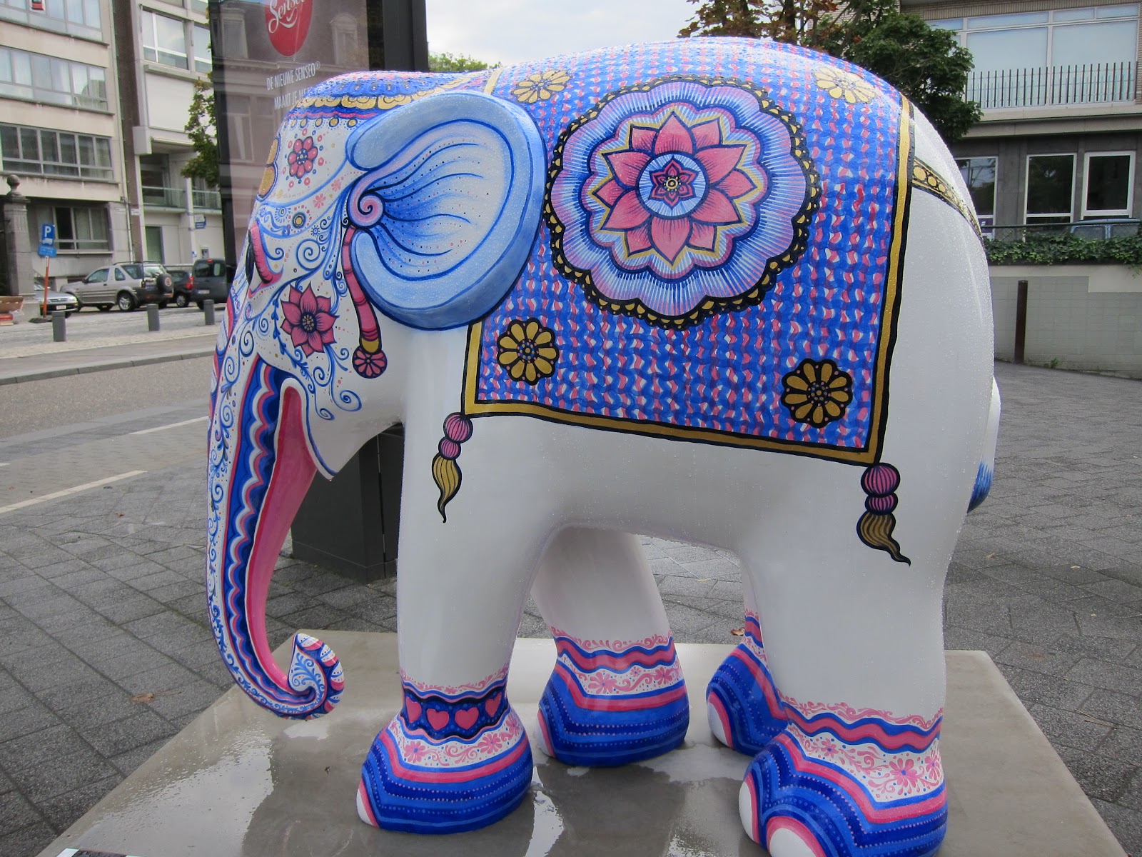 an american in belgië : Olifant Parade