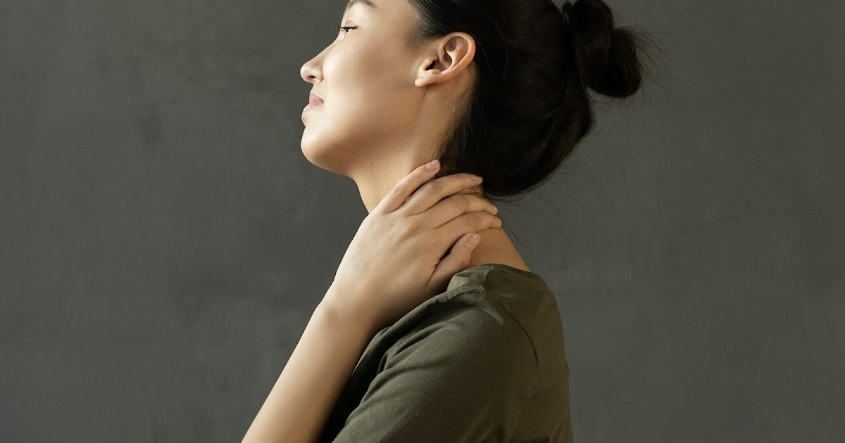 6 simple ways to deal with stiff neck after workout
