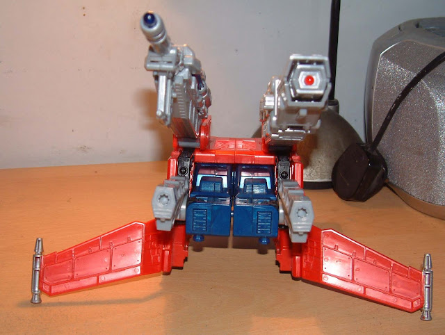 THE TRANSFORMERS: BIRTHDAY BLOG 2013- PART ONE CYBERTRON OPTIMUS PRIME 2005