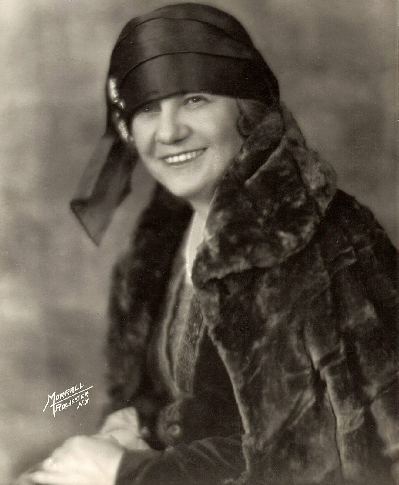 Cornelia Powell : {The Glorious Renée Harris}