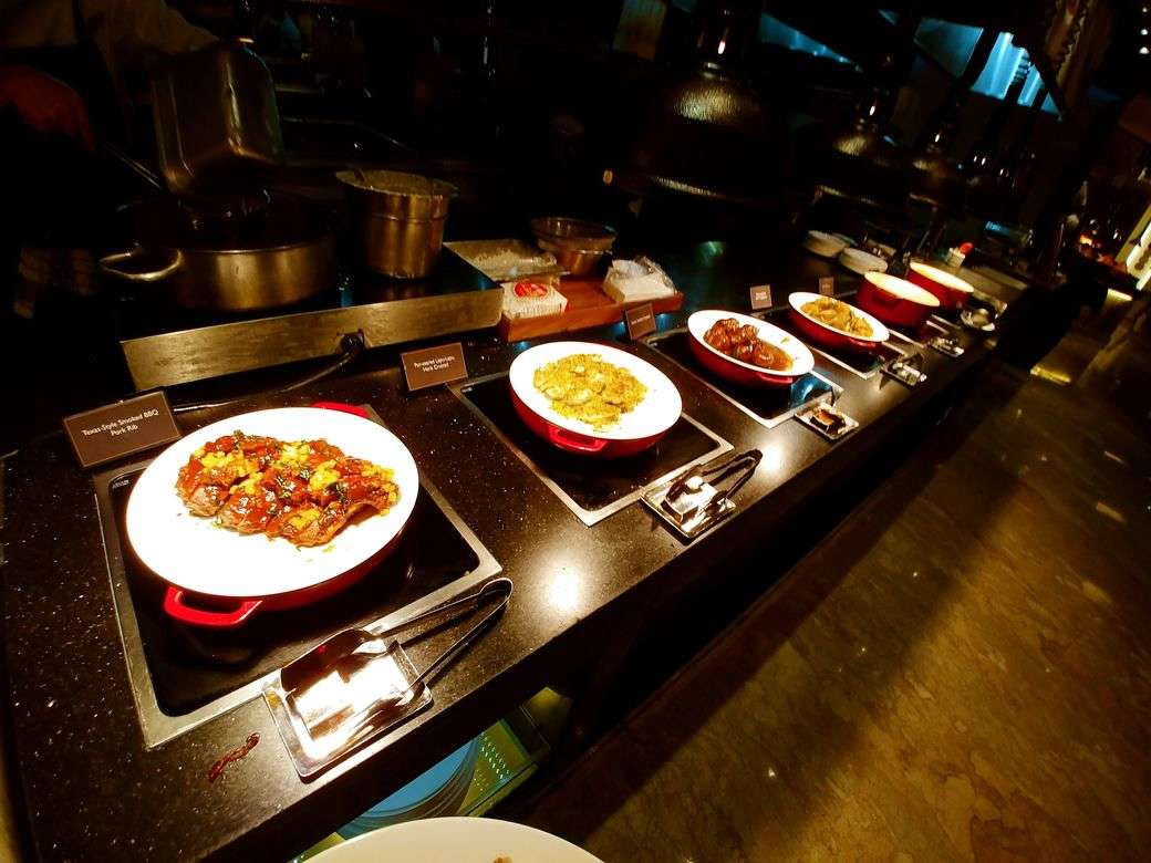 5 reasons why we keep coming back to Circles Event Café at Makati ...