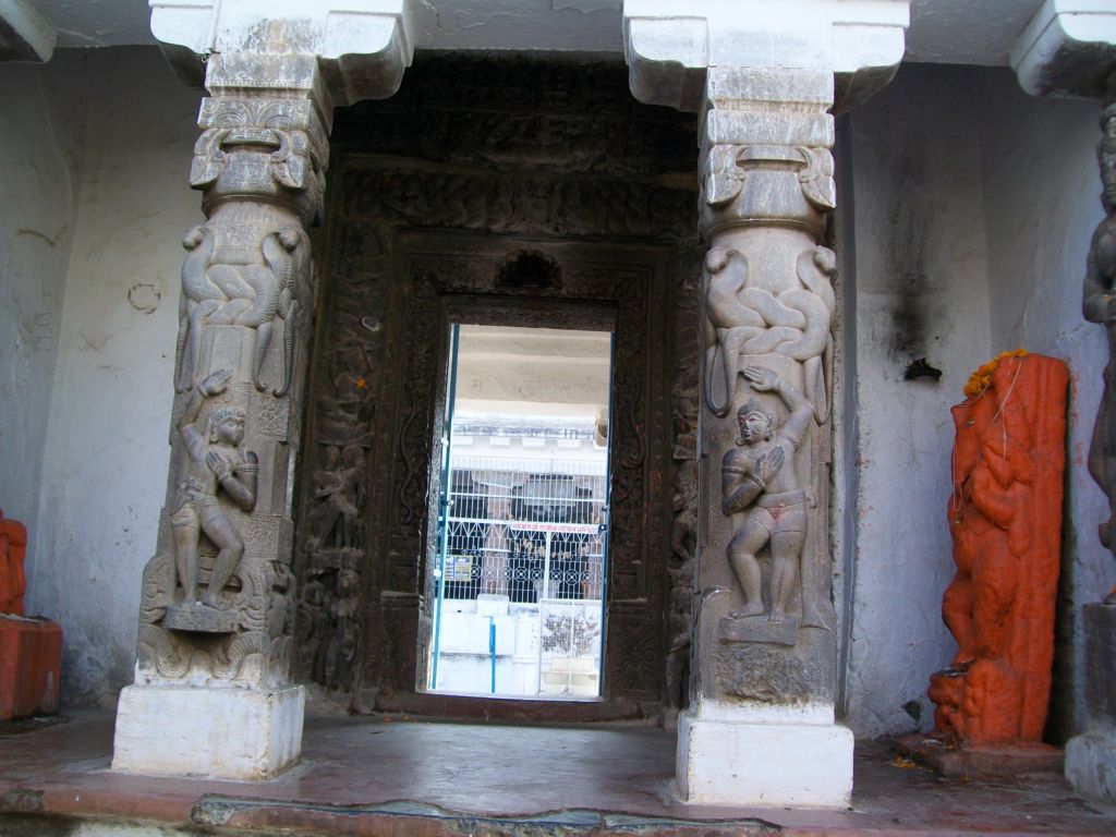 Through Picture: Abandoned Places: Rajim Temples