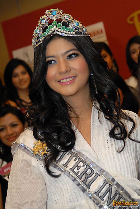 photo collection: Foto Puteri Indonesia 2009 Qory Sandioriva