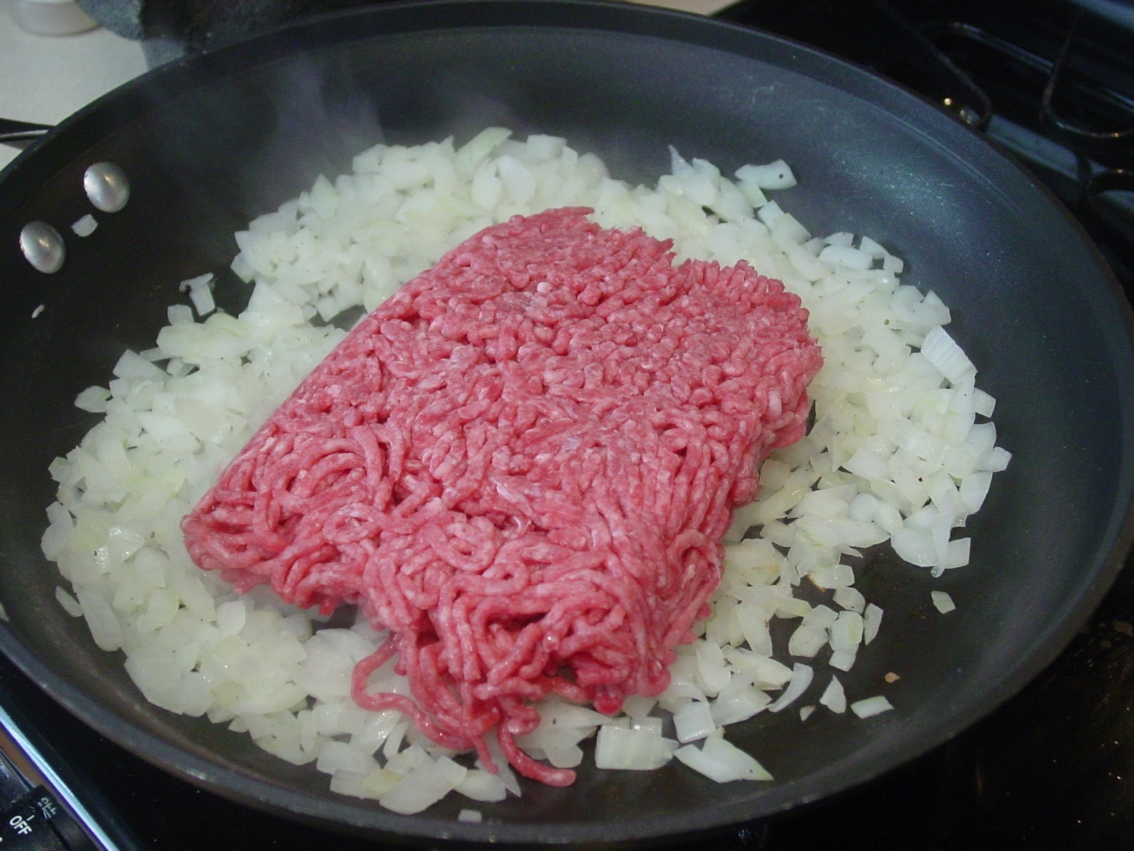 The Dirty Floor: Garlic Bolognese Ghetti