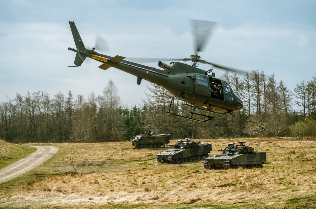 Eurocopter Fennec/Eurocopter AS550 Fennec/Eurocopter AS555 Fennec 2 ...