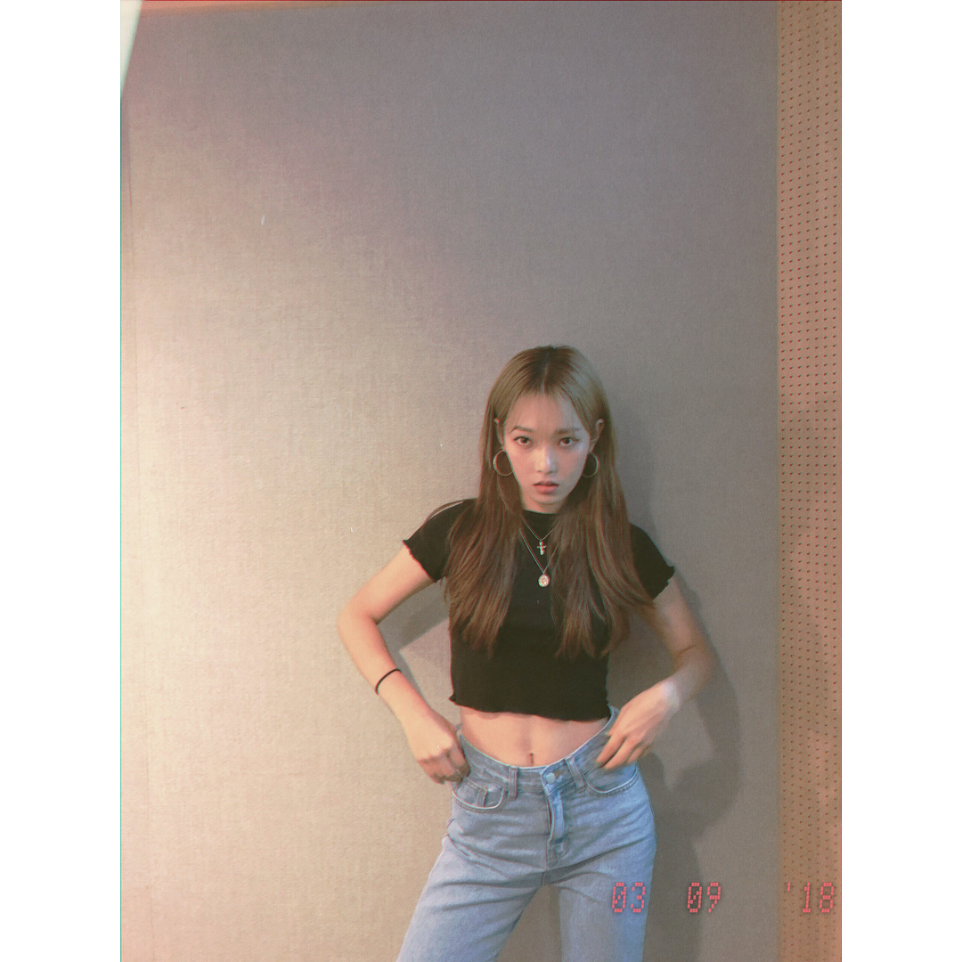 복근이 점점 생기는게 보이는 전소민.kard - 인스티즈(instiz) 연예잡담 카테고리