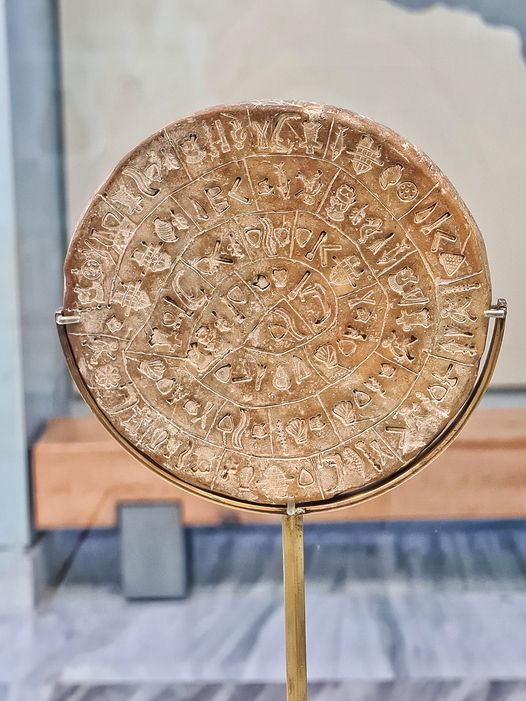 Ο δίσκος της Φαιστού, ένας από τα μεγαλύτερα μυστήρια της αρχαιότητας ...