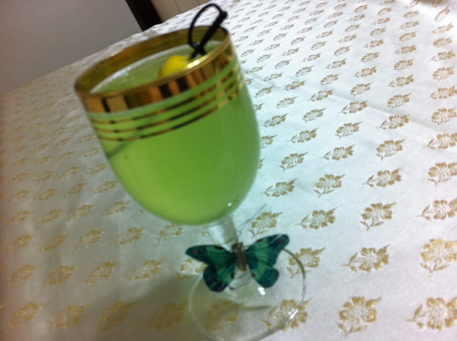 AYNURUN MUTFAĞI (:): YENİ BİR MİSAFİR SOFRASI VE HARİKA BİR İÇECEK