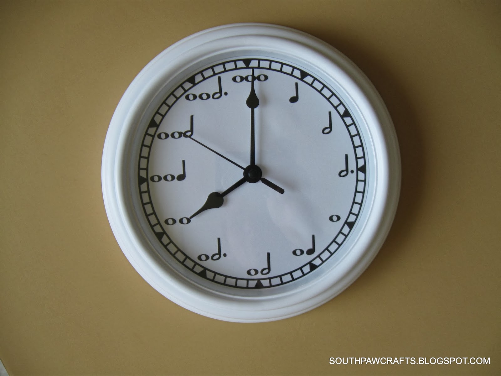 Southpaw Crafts: Customized Music Clock Face - less than successful