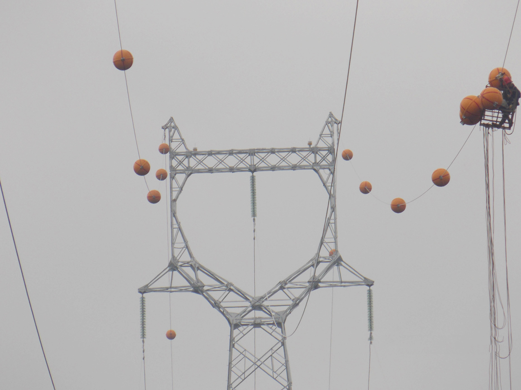 Aircraft warning sphere warning marker balls for power lines