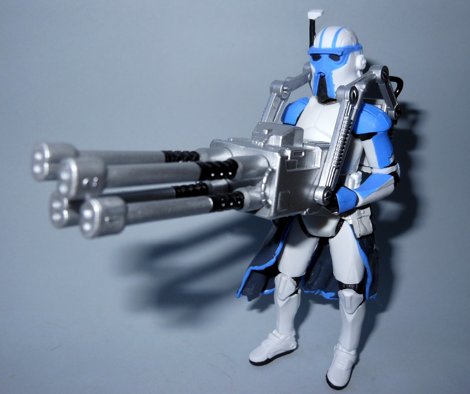 Figuras de Acción A Go-Gó: CLONE TROOPER (HEAVY GUNNER) (STAR WARS: THE ...