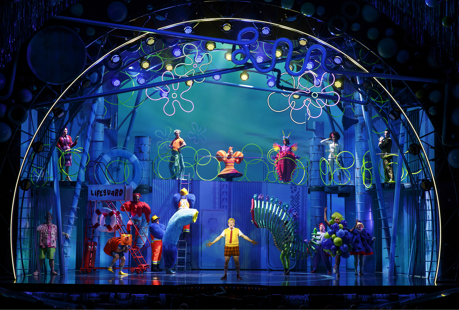 NickALive!: How ‘SpongeBob SquarePants’ Got to Broadway | Stagecraft ...