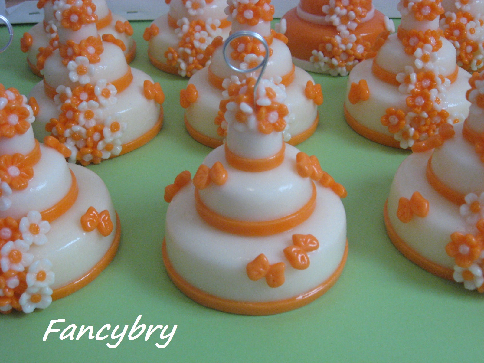 FancyBry Art: Torte segnatavoli e una mini carrellata di segnaposti...