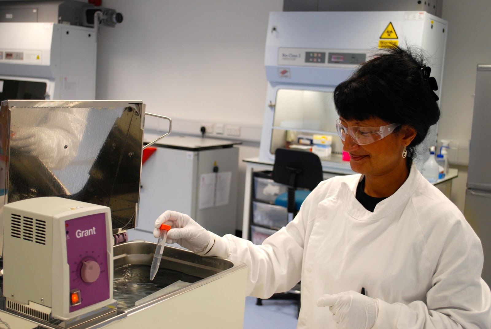 Cell Culture with Cellwyn: Training in the Lab - Thawing the ...
