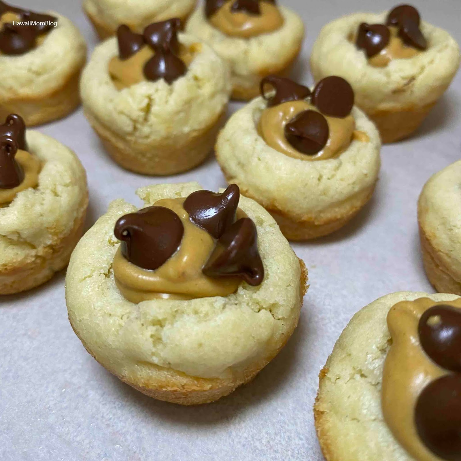 Hawaii Mom Blog: Peanut Butter and Chocolate Chip Cookie Cups