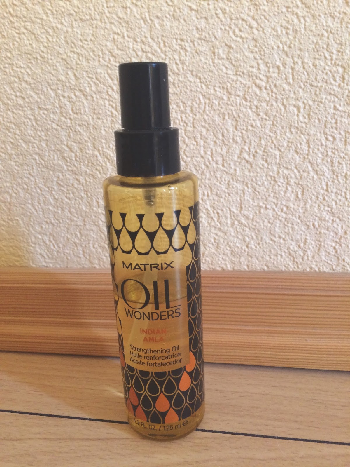 The Beauty Review Bar: Reviewing: Matrix Oil Wonders Indian Amla