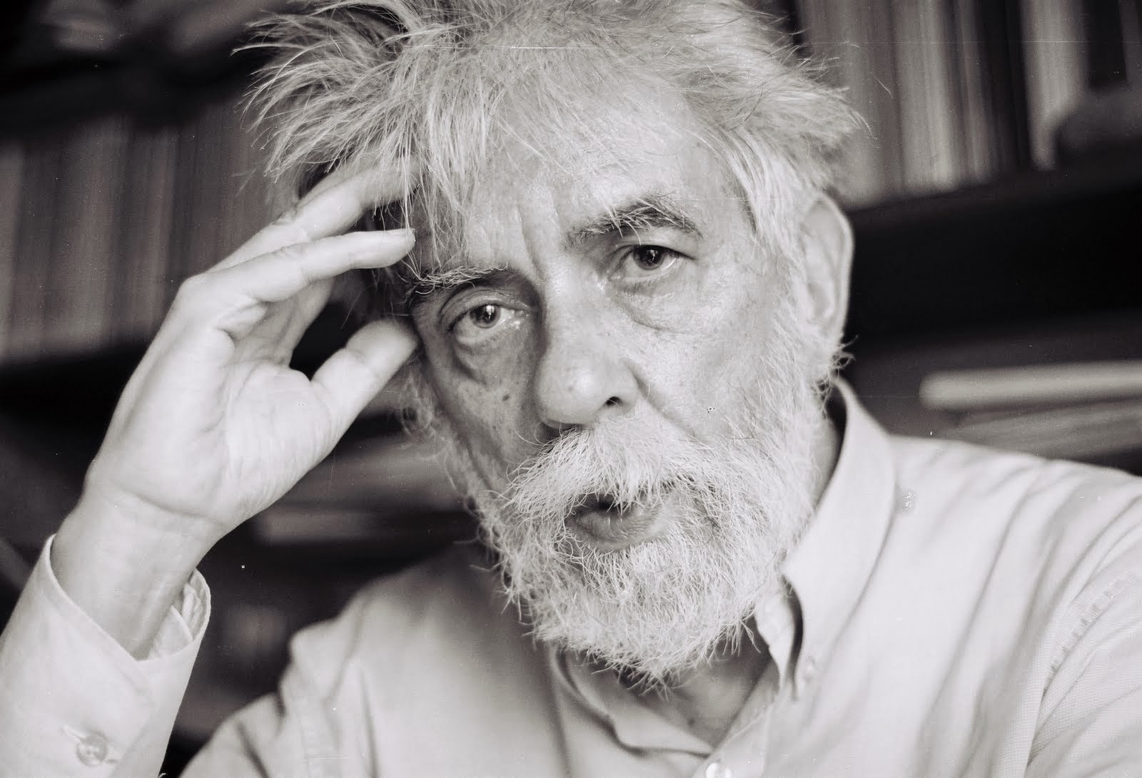 Biblioteca do Trigal: Autor do Mês - António Ramos Rosa