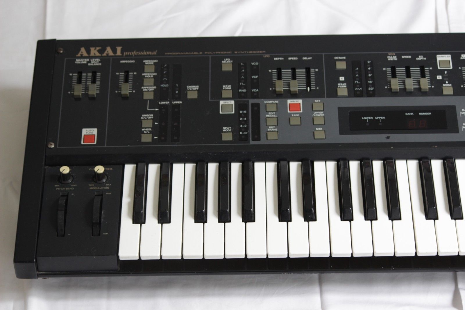 MATRIXSYNTH: Akai AX60 Vintage Analog 6 Voices Poly Synth