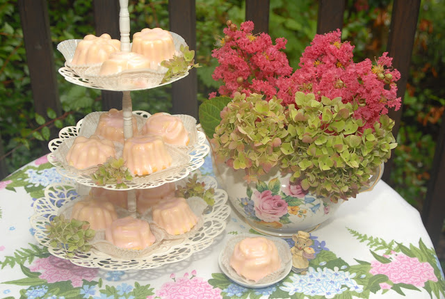 Pink Piccadilly Pastries: Luscious Lemon Tea Cakes (and Easy Too!!)