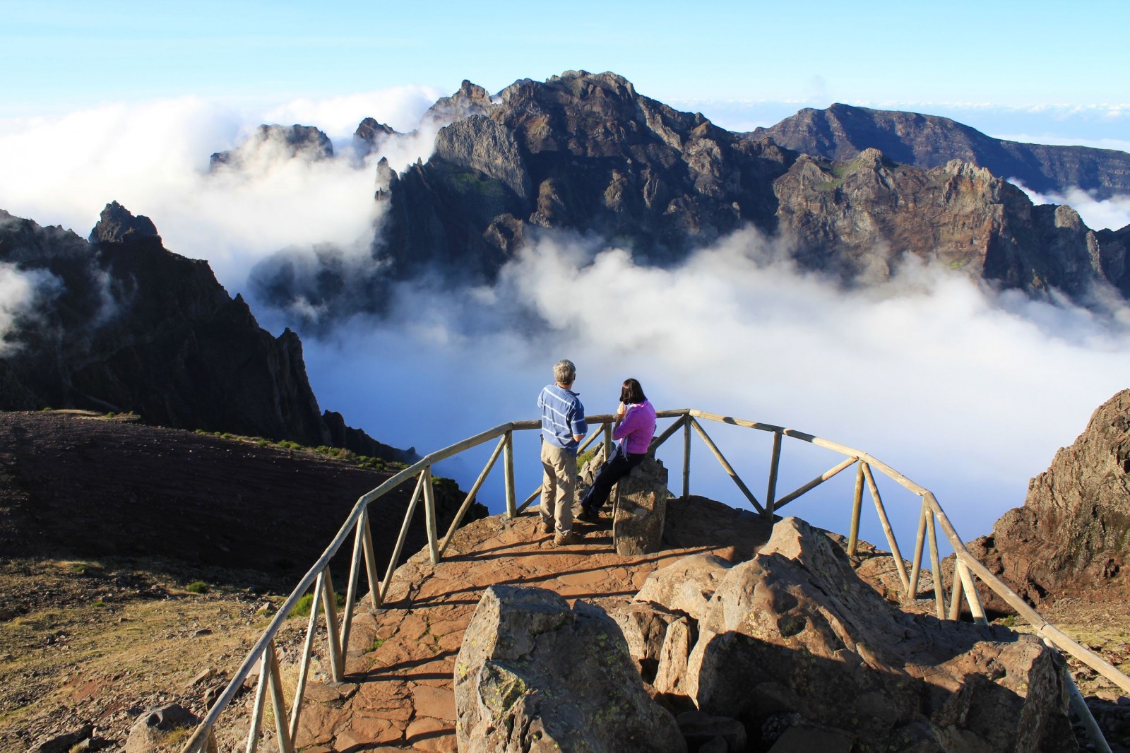 O Pico do Areeiro visto do céu - Somos Madeira