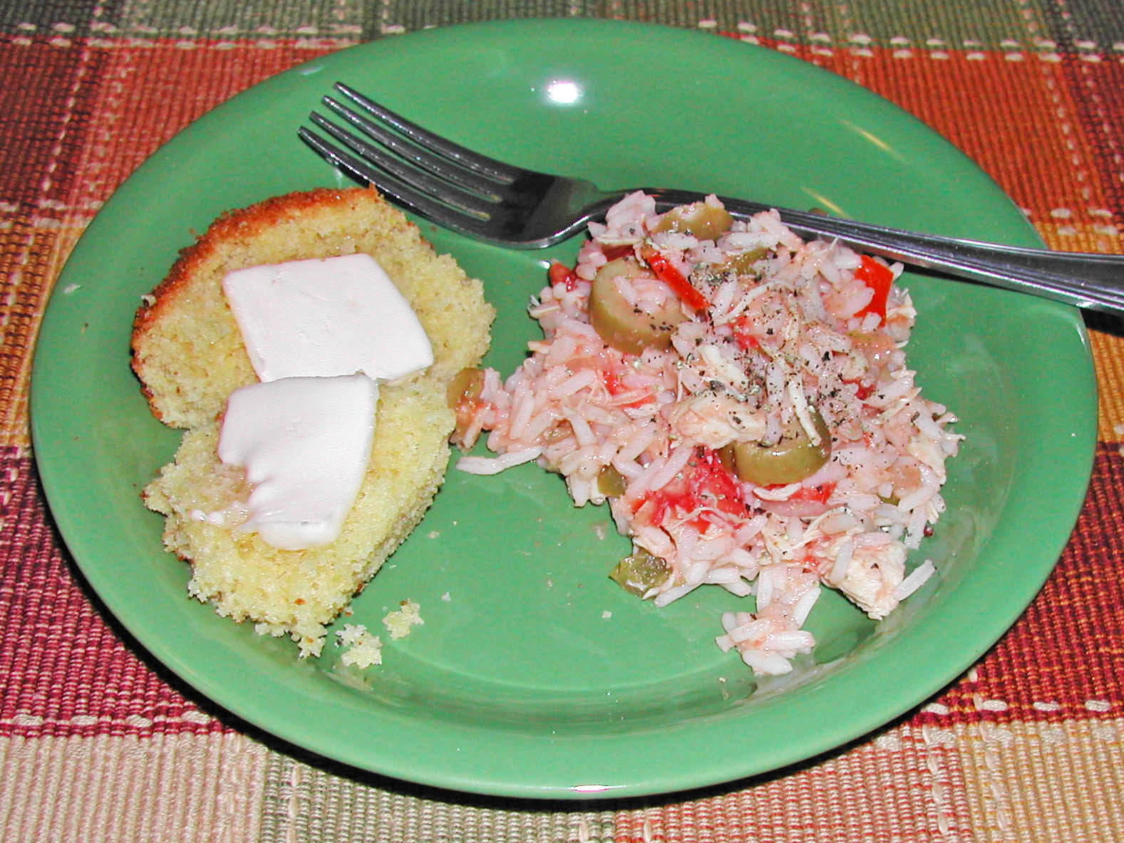 The Iowa Housewife: Colombian Chicken and Rice