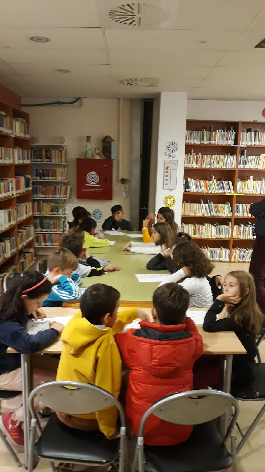 ΒΙΒΛΙΟΘΗΚΗ ΔΗΜΟΤΙΚΟΥ ΣΧΟΛΕΙΟΥ ΚΟΛΟΚΥΝΘΟΥΣ ΚΑΣΤΟΡΙΑΣ: Επίσκεψη στη ...