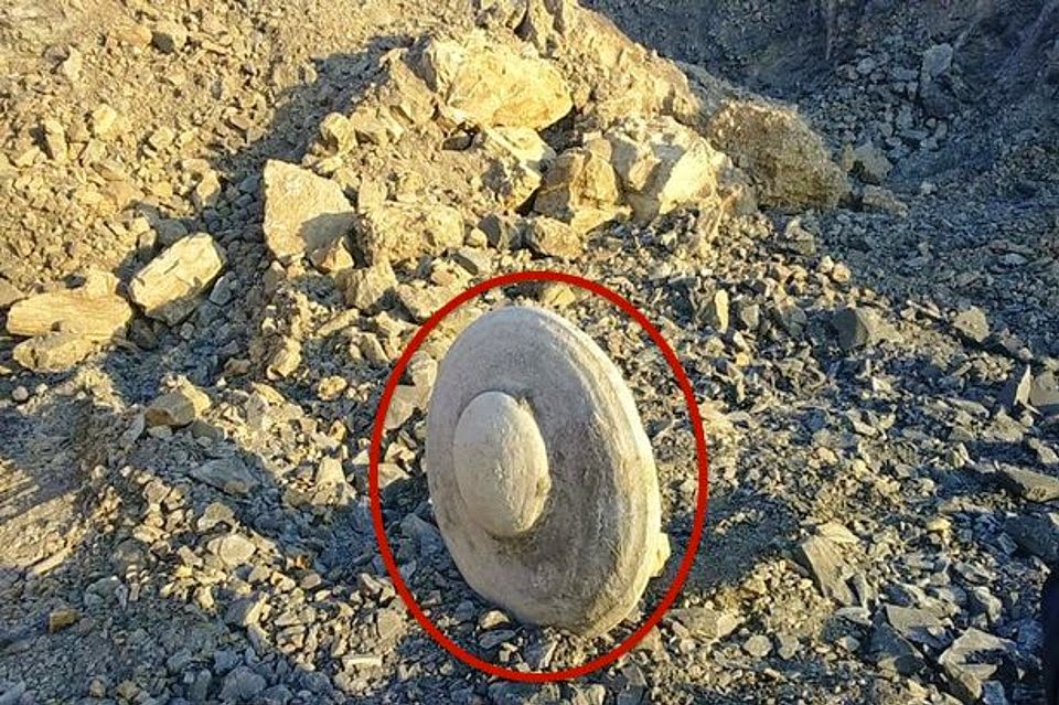 Movietoo Do These 7 Weird Objects Discovered On Earth Prove The Existence Of Aliens movietoo-do-these-7-weird-objects-discovered-on-earth-prove-the-existence-of-aliens