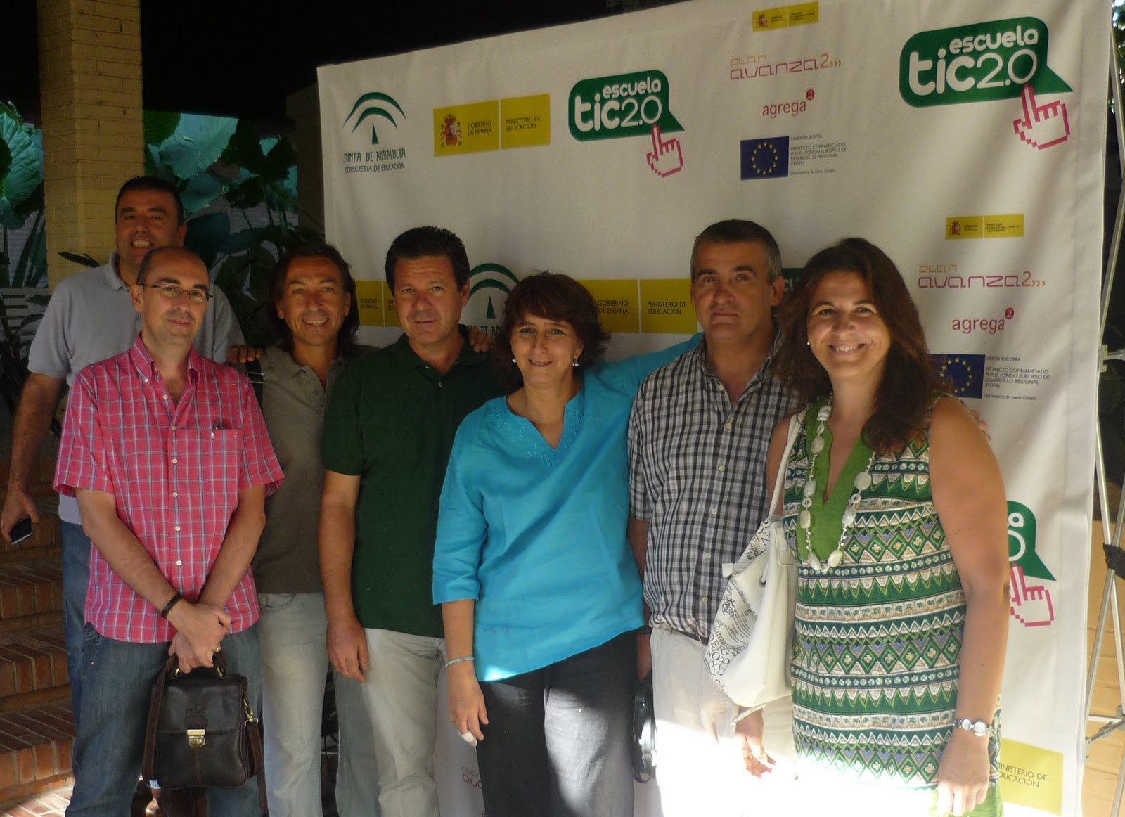 Blog de Pilar Torres: ESCUELA TIC 2.0: Entrega de portátiles en Córdoba