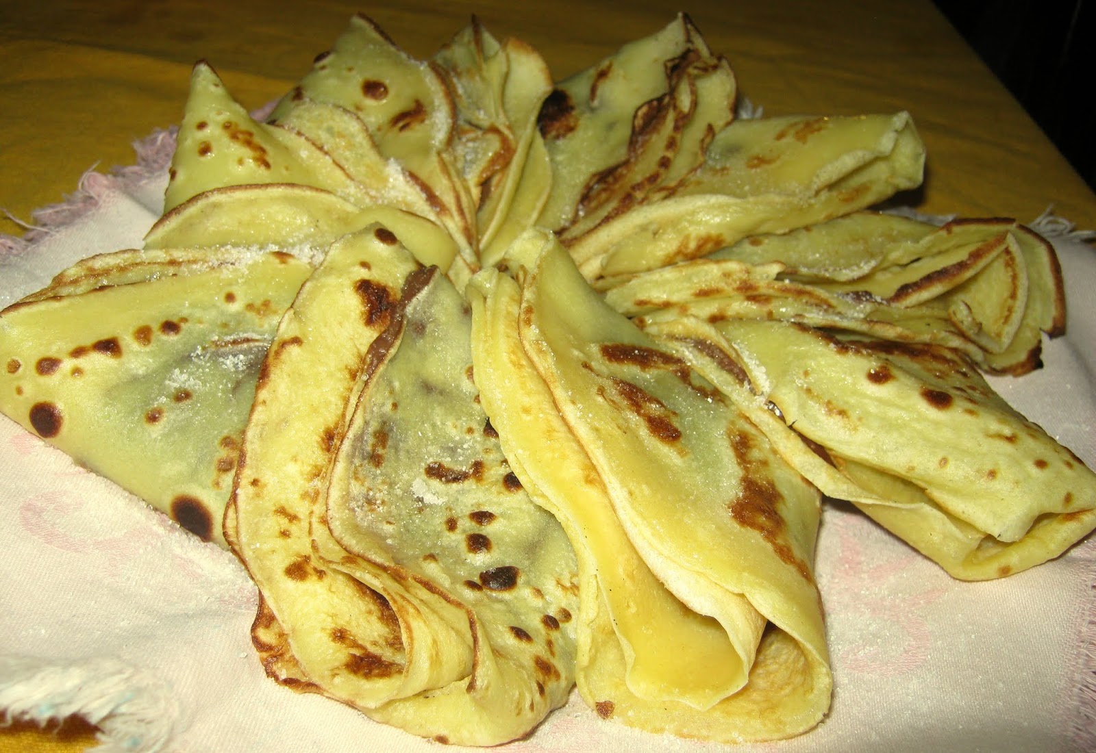 italian cooking: crepes alla nutella