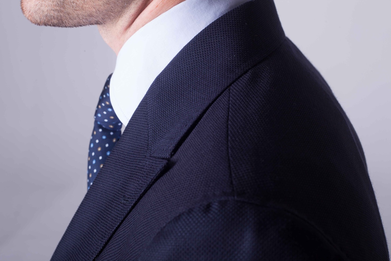 WELCOME TO FASHION REND: HOW TO CLEAN YOUR SUIT?