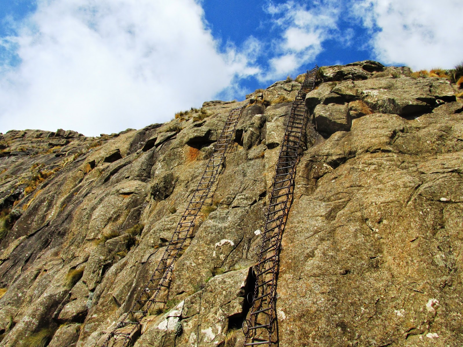 Lazarow World-Hike-About: 17.15 Mont-aux-Sources, one of South Africa’s ...