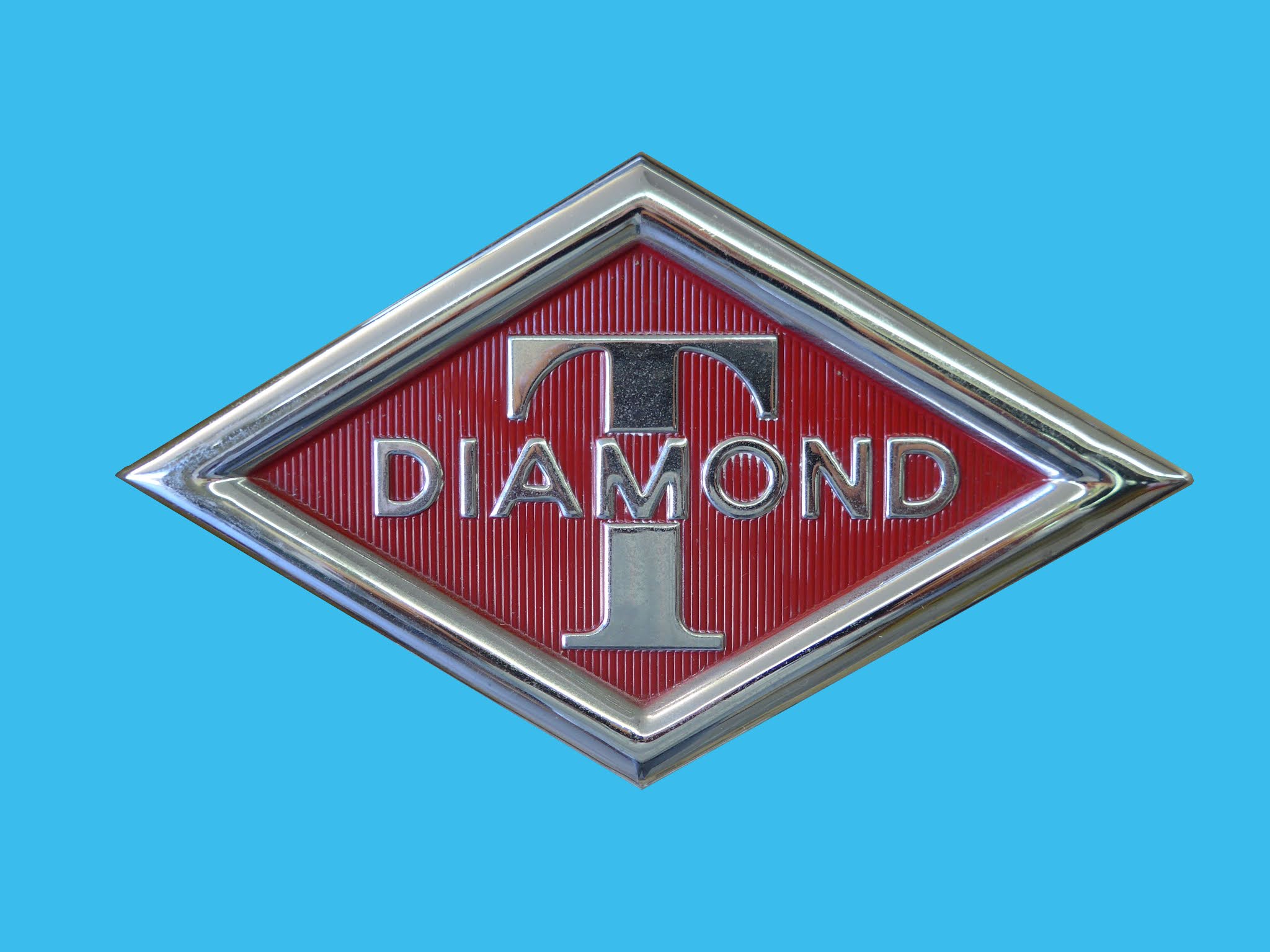 American Auto Emblems: DIAMOND T