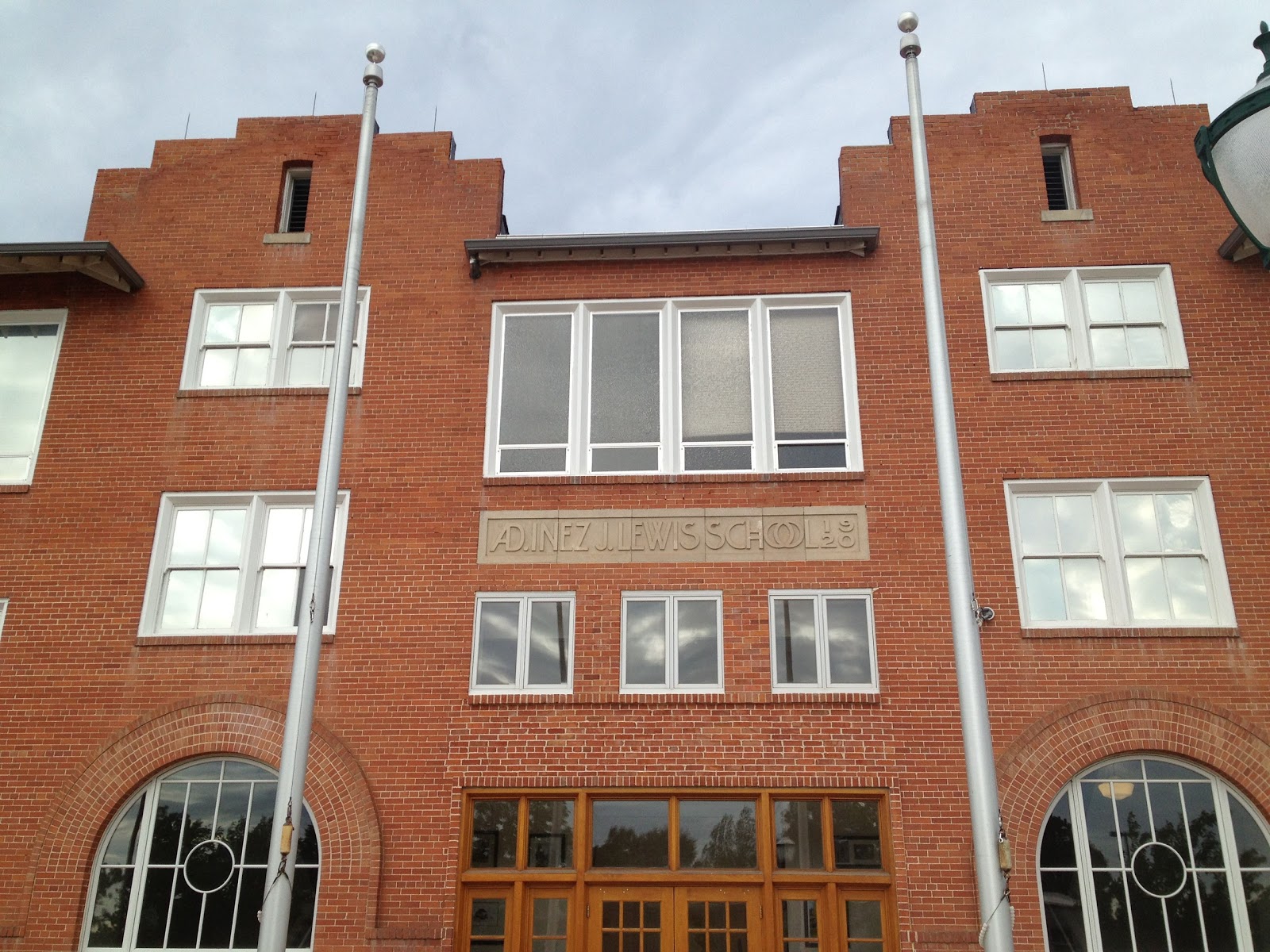 Starwood Quilter: Church House Quilt Block and Walking Wednesdays