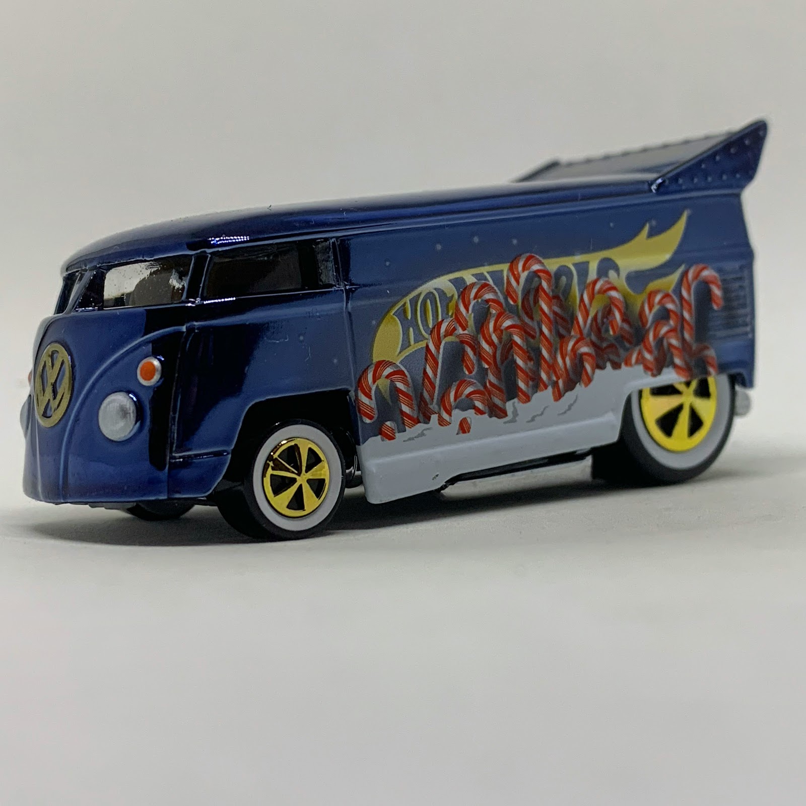 JULIAN'S HOT WHEELS BLOG: VW Drag Bus (2019 RLC Exclusive Holiday Car!)