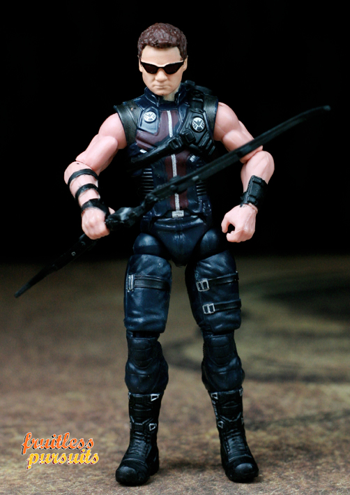 Fruitless Pursuits: Review: Hasbro The Avengers 3 3/4 inch Hawkeye and ...