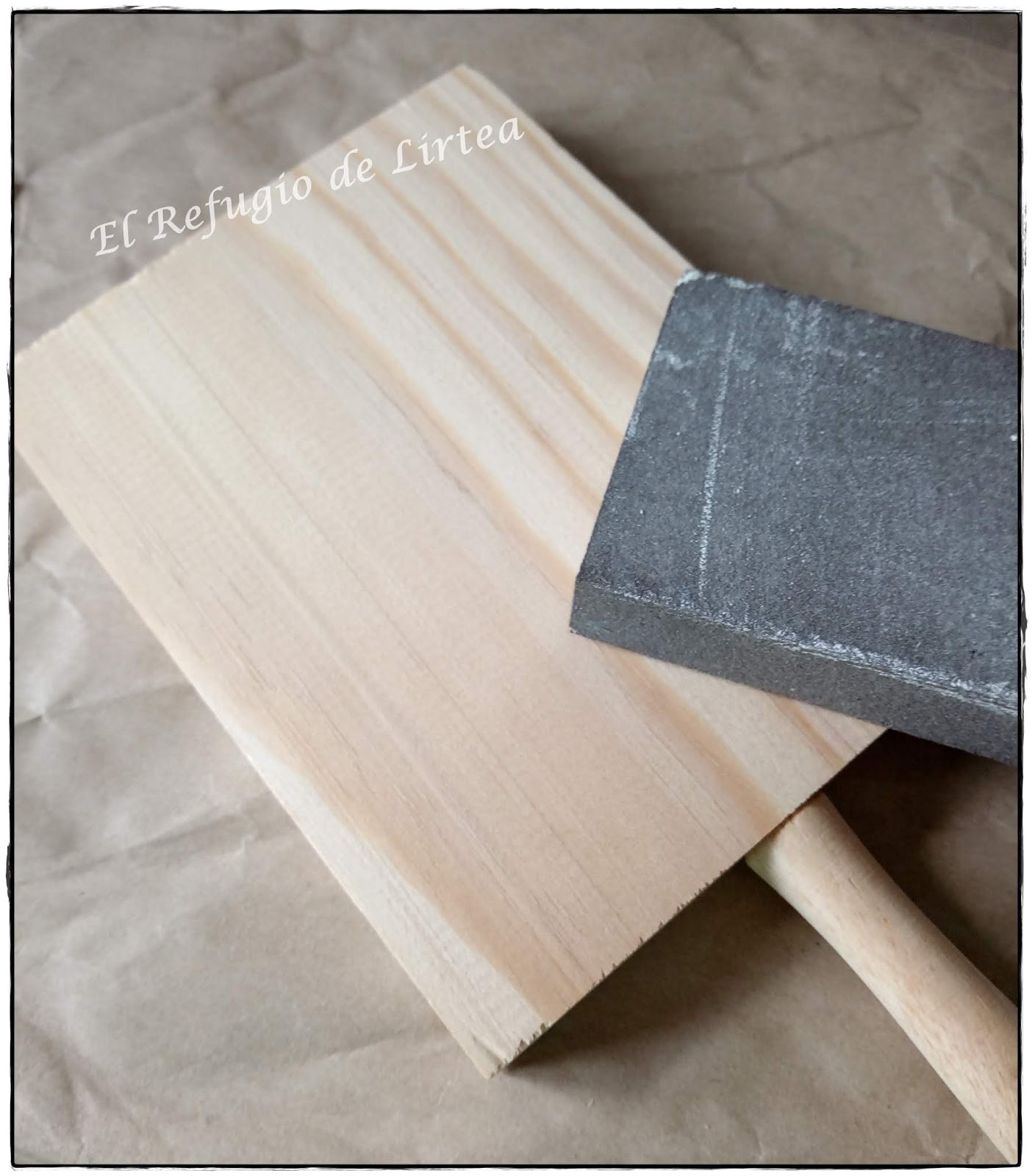 El Refugio de Lirtea: TABLA DE COCINA CON DECOUPAGE Y RELIEVE