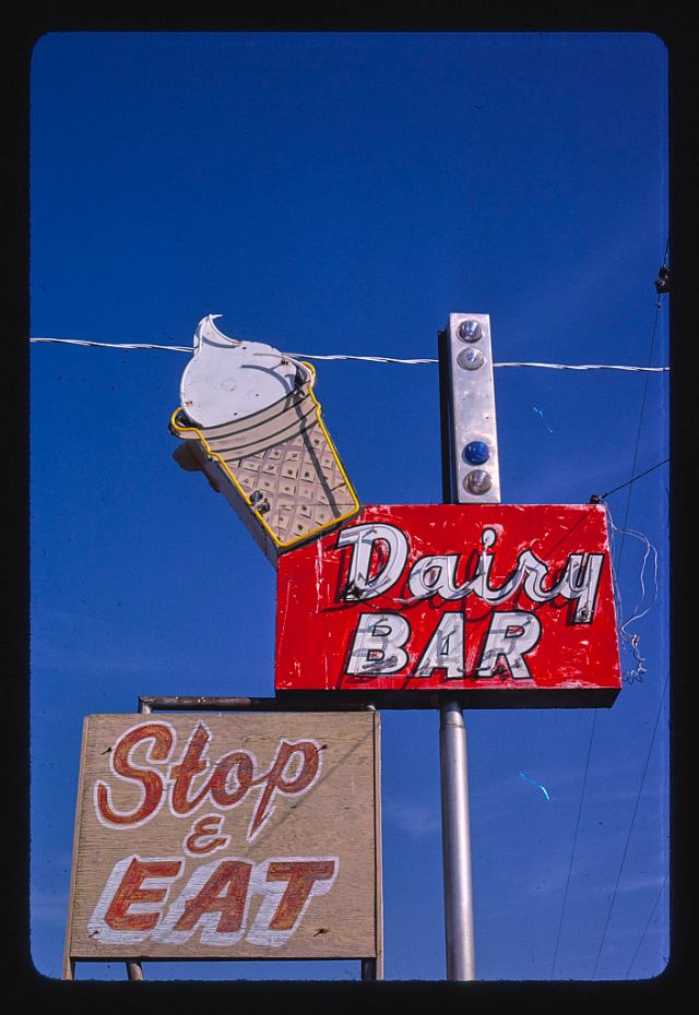 Vintage Roadside America: 30 Cool Photos Show Signs Along the U.S ...